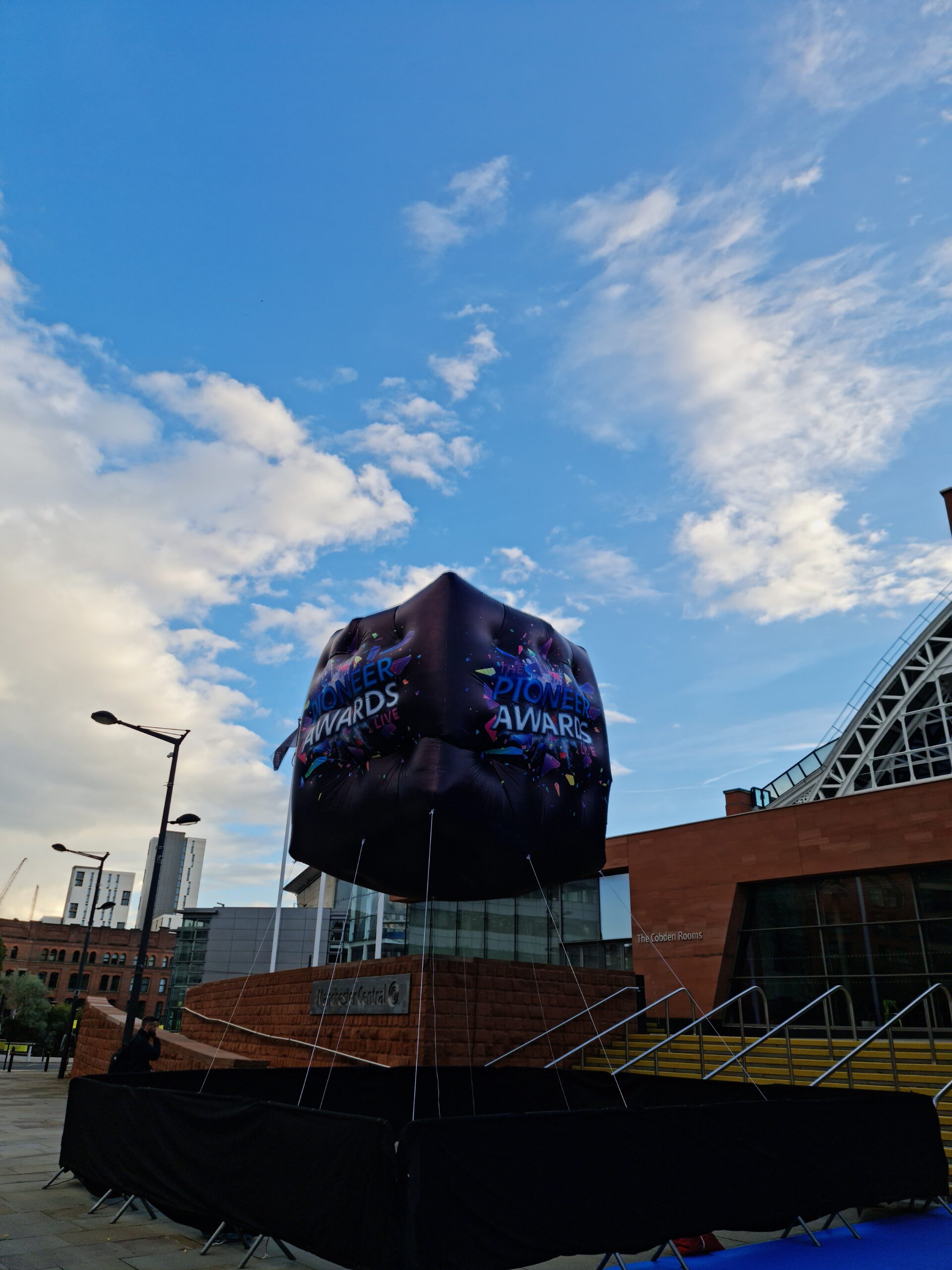 Pioneer Awards Helium Cube - Bloon | Inflatable and Aerial Marketing